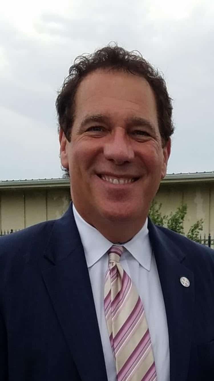 Kevin Kamenetz kicks off his gubernatorial campaign from Stuart, Iowa.